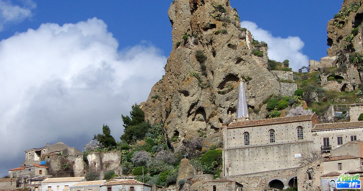 Paese fantasma Pentedattilo Calabria